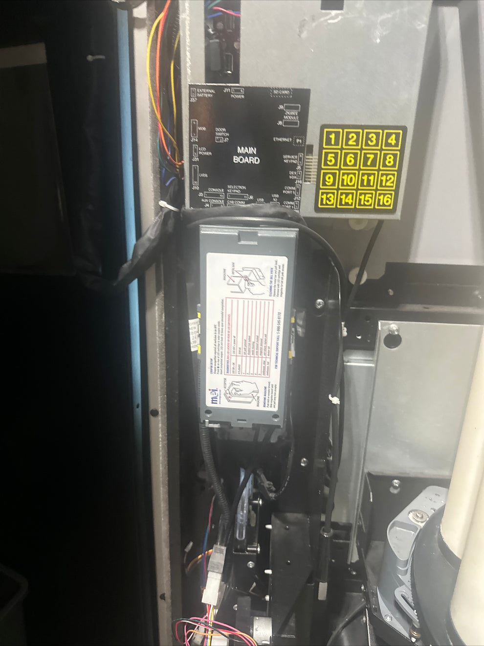 Crane 605D Voce Coffee Vending Machine – Bean to Cup, Instant, Freshbr ...